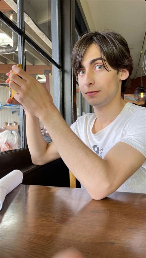 Немного забавного из историй Роба Съёмки завершены предположительно Эйдан вместе с отцом