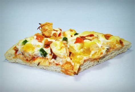 フリー写真画像 ピザ、イタリア料理、トマト、モッツァレラチーズ、ランチ、チーズ、料理、ディナー