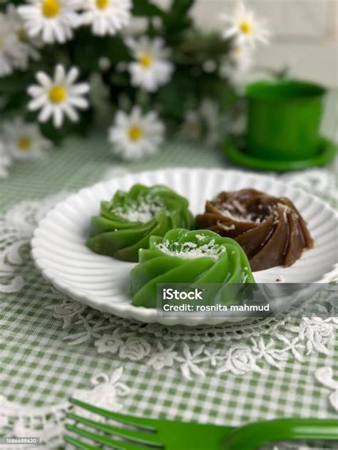 Popular Malaysian Cakes Called Kuih Kasui Pandan Gedik And Apam Beras In Selective Focus And