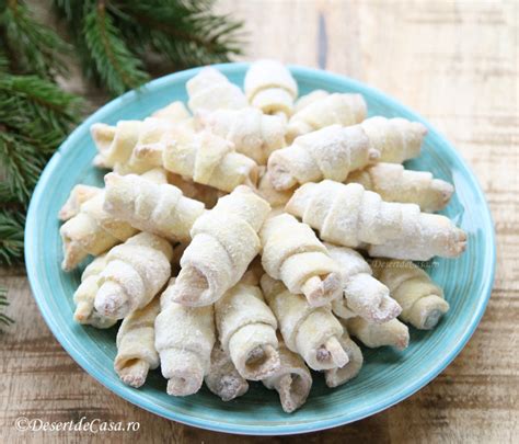 Cornulete Foarte Fragede Cu Rahat Desertdecasaro Maria Popa