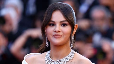 Selena Gomez Komisches Gesicht Selena Gomez Hasst Die Spekulationen Um