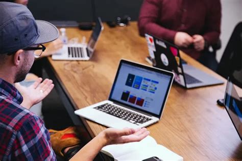 「y combinator 首日引發熱議，ai 程式碼編輯器 pearai 成功籌集百萬種子資金！」 科技脈動日報