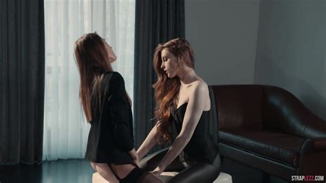 Sofia Russo Rossy Bush Strapless Dildo Fun Eporner