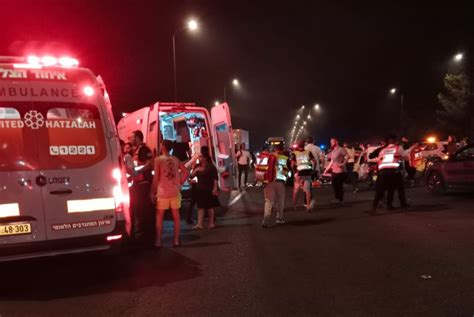 אמא ופעוט כבן שנה נפצעו באורח קשה בתאונה סמוך לצומת קבר שמואל הנביא חרדים10