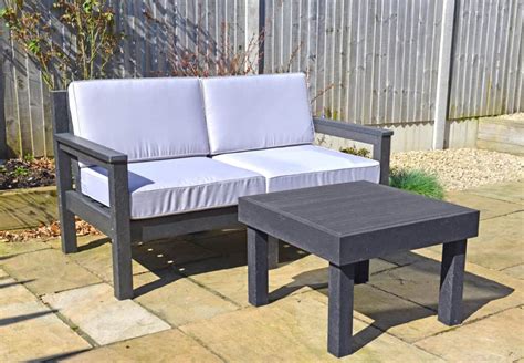 Derbyshire Two Seater With Table Tdp