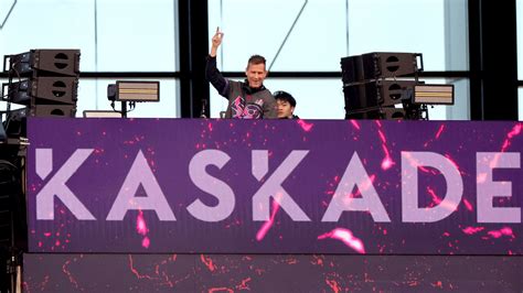 Super Bowl Dj Kaskade Wants To Work With Taylor Swift