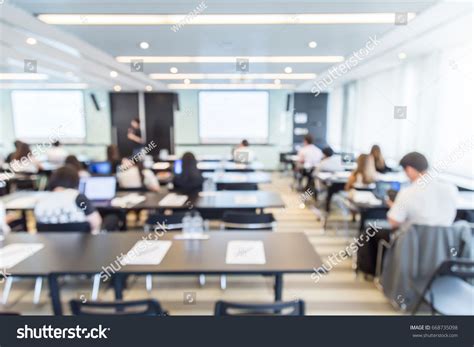 2282 Crowded College Classroom Royalty Free Photos And Stock Images Shutterstock