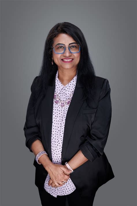 Dr Sardana Khan On Linkedin Profile Head Shot For Rmit University