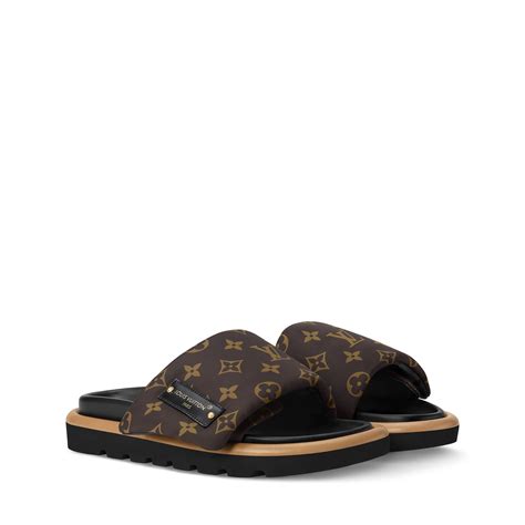 Luxury Slippers And Sliders Louis Vuitton