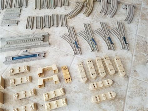 Tomytrackmaster Thomas And Friends Huge Lot 150 Track Pieces Accesories Sets 1997285013