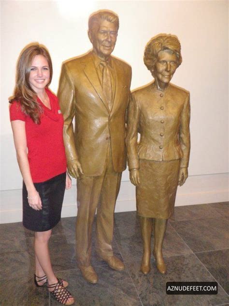 Evanne Friedmann Feet Aznudefeet