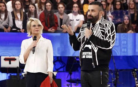 Luca Tommassini Aggredito A Roma Li Ho Supplicati Bigodino