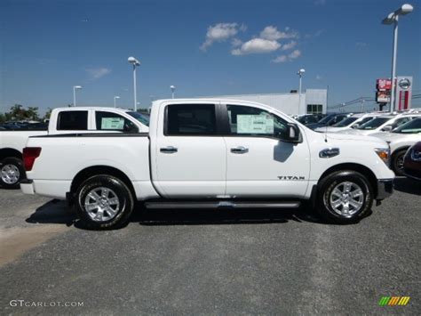 Glacier White 2017 Nissan Titan Sv Crew Cab 4x4 Exterior Photo