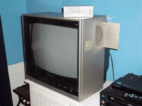 1984 Samsung 19 Inch Color Tv Monitor Detail By Wuvvzy93 On Deviantart