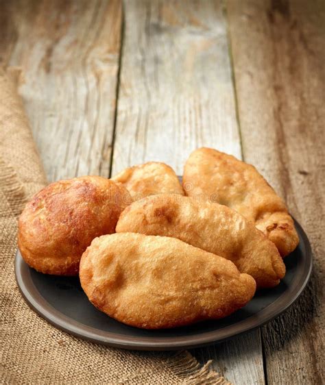 Plate Of Meat Pies Belyashi Stock Image Image Of Dough Food 68231297
