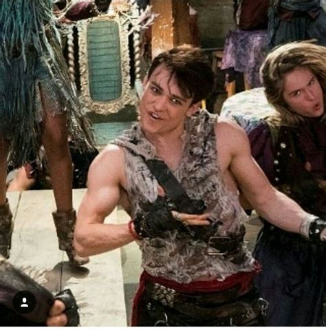 Pin By Michelle On Descendants 2 2017 Harry Hook Thomas Doherty