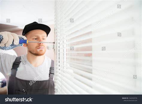 807 Imágenes De Blind Assembly Imágenes Fotos Y Vectores De Stock