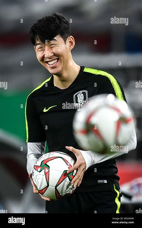 Figlio Heung Min Della Corea Del Sud Nazionale Di Calcio Prende Parte A