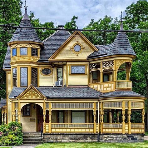 Historical Homes Of America On Instagram “holsey Gates House Built In 1892 In Bedford Oh