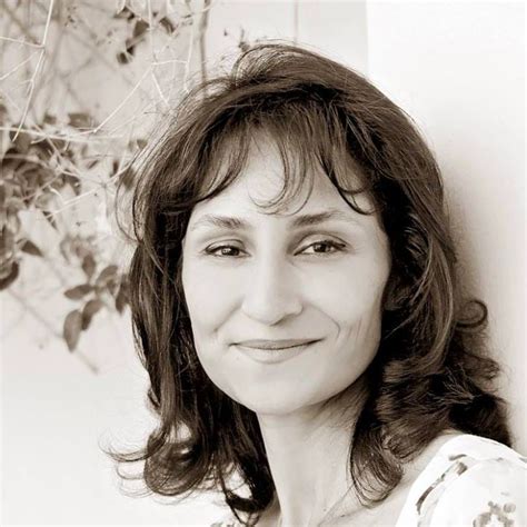 Homaira Kabir Medium