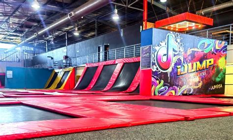 Full Day Jump Session At Ijump Trampoline Arena Hyperli