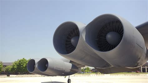 Usaf B 52h Buffs Irão Voar Com Os Rolls Royce F130 Força Aérea