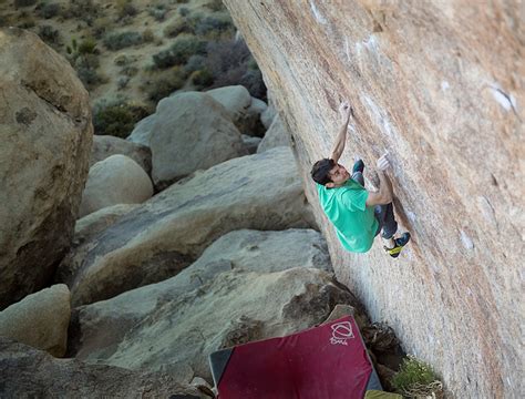 Paul Robinson Paul Robinson Vs The Iron Curtain V11 8a In Joshua Tree Usa Paul Robinson