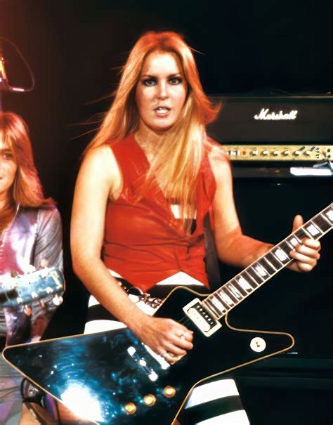 Amazing Expressive Photos Of A Young Lita Ford On Stage From The 1970s