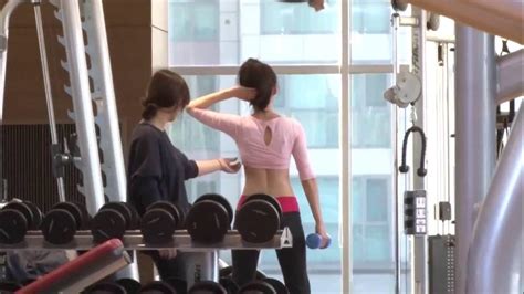 슈가 박수진 헬스장 직캠 몸매 장난없음 Youtube