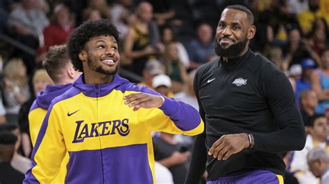 Lebron And Bronny James Expected To Play Against Cavs