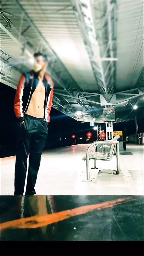 Svršavanje U Vozu Xhamster