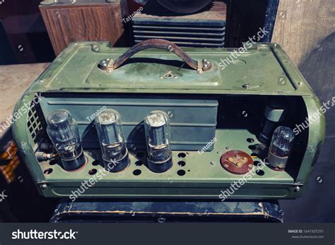 141 Solid State Power Amplifier 图片、库存照片和矢量图 Shutterstock