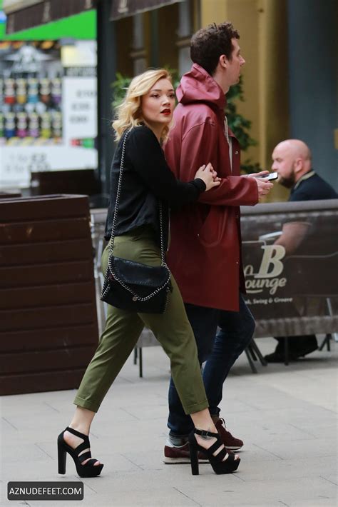 Hollie Jay Bowes Feet Aznudefeet