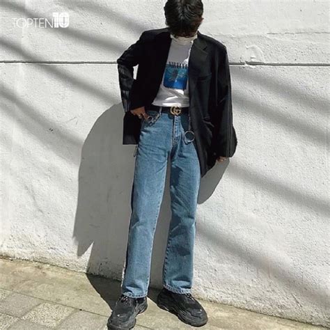 Topten10 Topten10 Added A New Photo