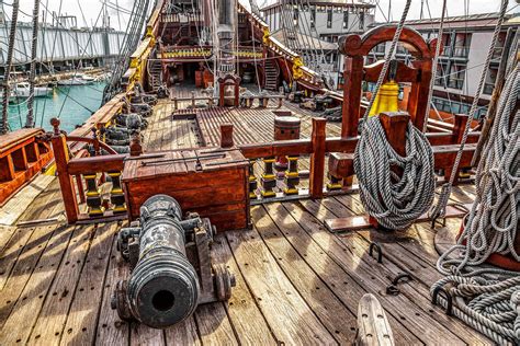200 Pirate Pictures