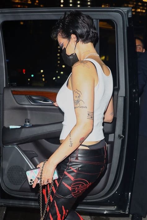 Halsey Heading To Harry Styles Live At Msg In New York 10042021