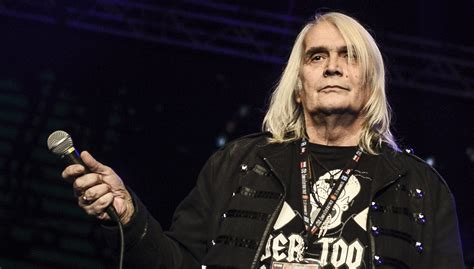 Bora Čorba Na Respiratoru Novi Detalji O Stanju Pevača