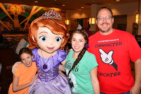 Doc Mcstuffins And Sofia The First Join Hollywood And Vine Play And Dine Character Meal At