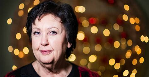 Därför Tackade Babben Larsson Ja Till Att Bli Julvärd Femina