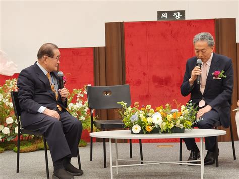 일본 전 총리 일본 계속 사죄하는 마음 가져야