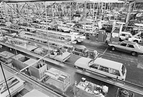 Tonsley Innovation District « Landezine International Landscape Award Lila