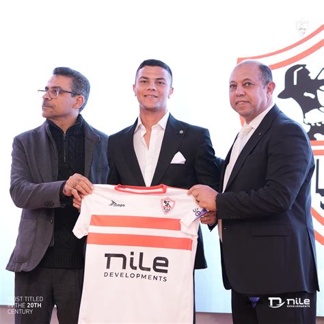 خالد الغندور يتغنى بشحاته