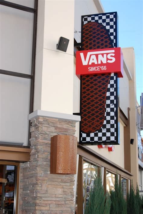 Pin By Knode One On Large Blade Signage Retail Facade Facade Tustin
