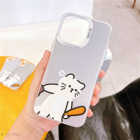Ốp Ip 11 Pro Tráng Bạc Mèo Trắng Cầm Gậy