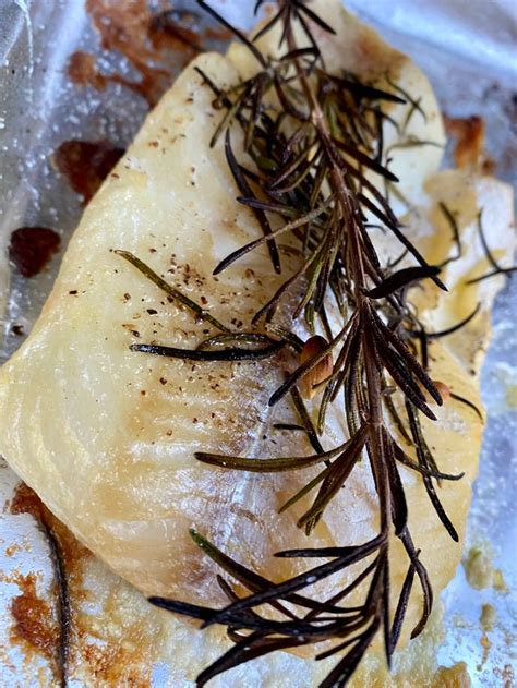 Rosemary Cod With Cauliflower Rice Delicious Dinner Recipes Cauliflower Rice Yummy Dinners