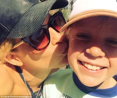 Carrie Bickmore Gushes Over One Year Old Daughter Evie Daily Mail Online