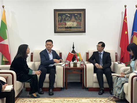 ချုံချင့်မြို့၊ မြန်မာကောင်စစ်ဝန်ချုပ်က ချုံချင့်နိုင်ငံခြားရင်းနှီးမ