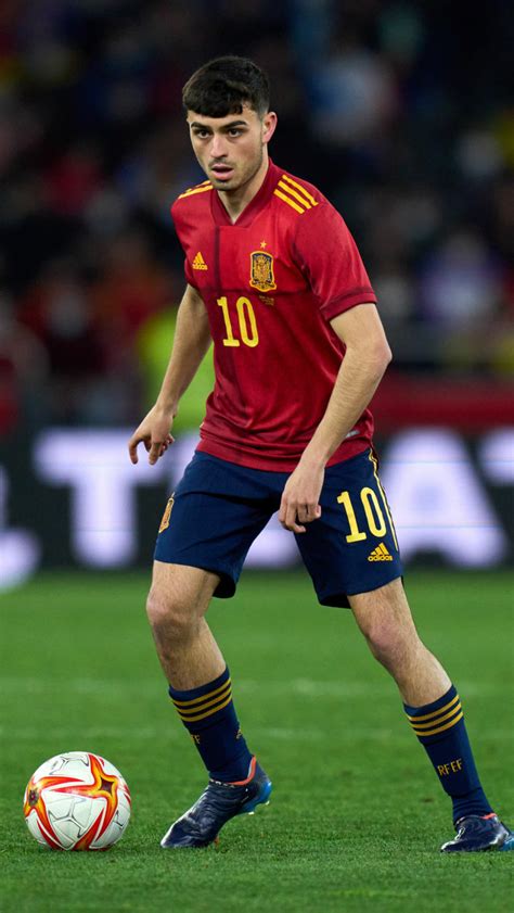 1082x1920 Pedri Footballer 1082x1920 Resolution Wallpaper Hd Sports 4k