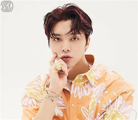 Ingin Kulit Sehat Dan Tampil Kece Coba Skincare Rutin Ala Johnny Nct Jurnal Gaya