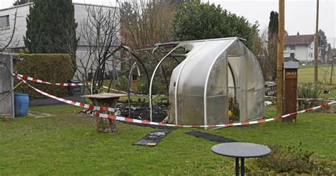 Gefährliche Steigerung Erst Schulgarten Verwüstet Und Jetzt